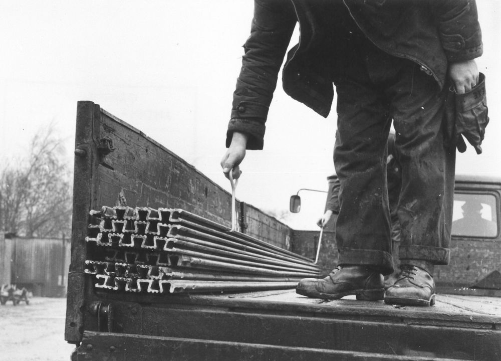 About Us | FAUN Trackway USA Inc